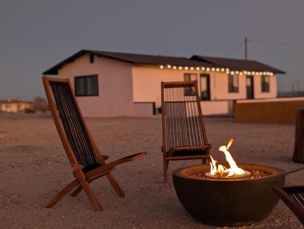 Golden Moon Hideaway - Twentynine Palms, CA