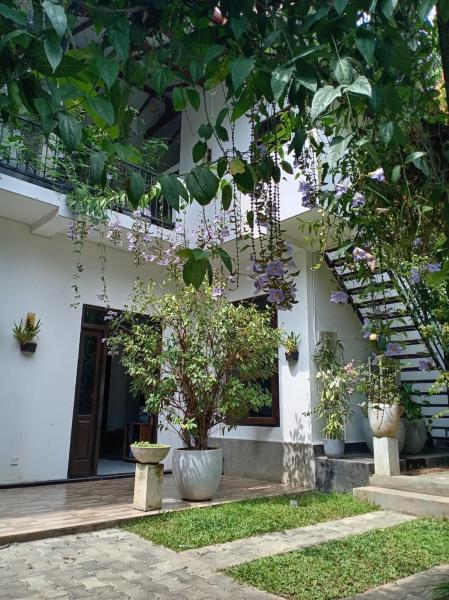 Villa Nuelumalee Upstairs - Hikkaduwa
