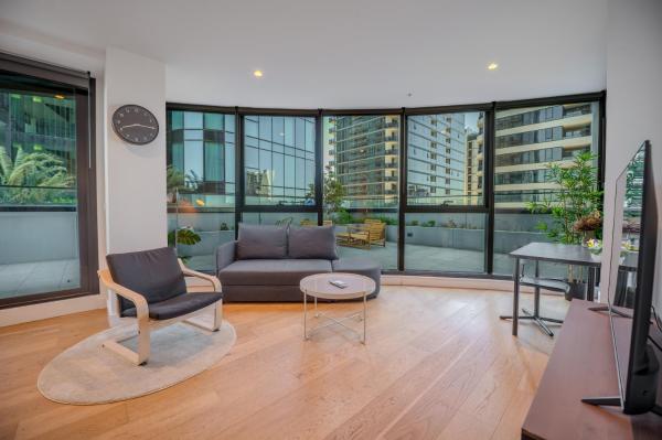 Whitehorse Skyhome - Forest Hill