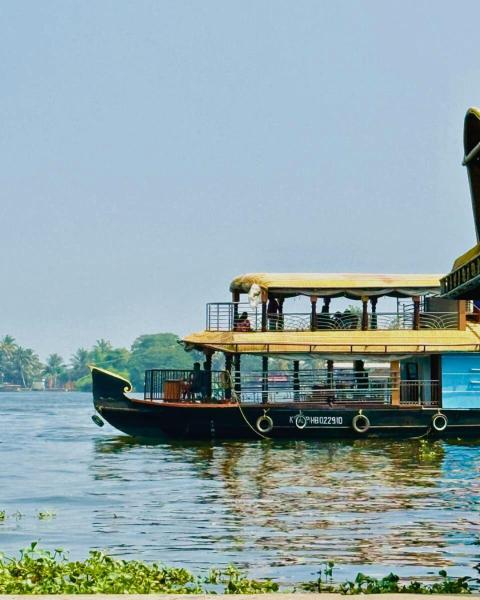 White Rose House Boat - Aleppey