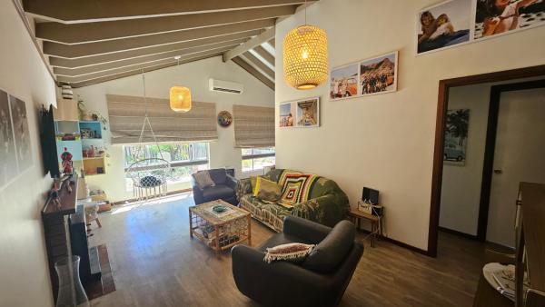 Ocean Drive Home: 3 Bedroom 70s-inspired… - 19110 - Bunbury