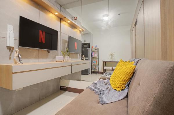 Cozy 1br Balcony With Pool View Plus Free Parking - Manila