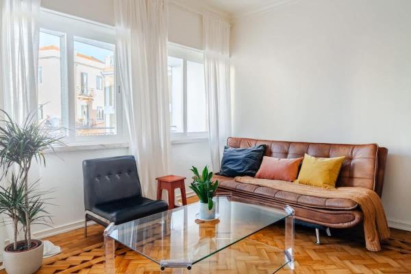 Big Studio Apartment With A Terrace - Almada