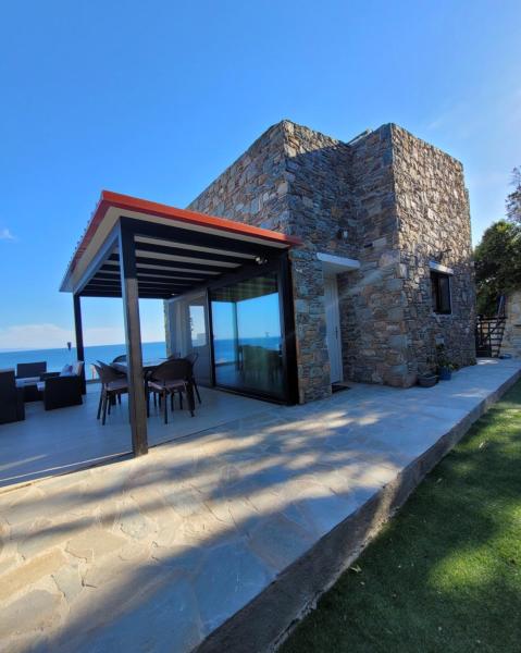 La Mer Villa - Entire Cottage - Лесбос