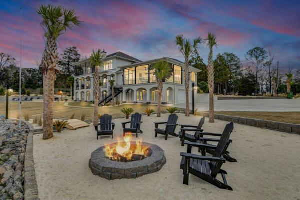 La Ventana Lake Retreat - Lexington, SC