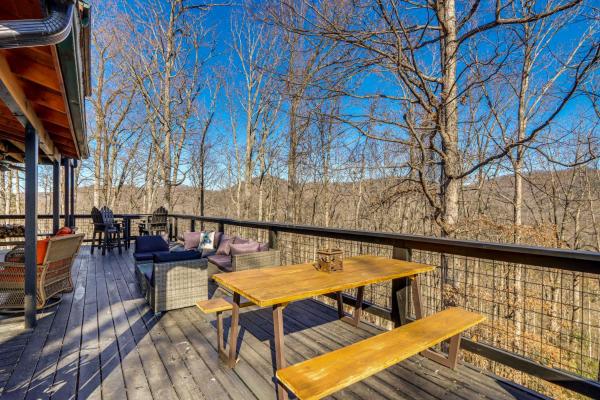 Mtn-view Cabin With Hot Tub Near Blairsville Trails - Blairsville, GA
