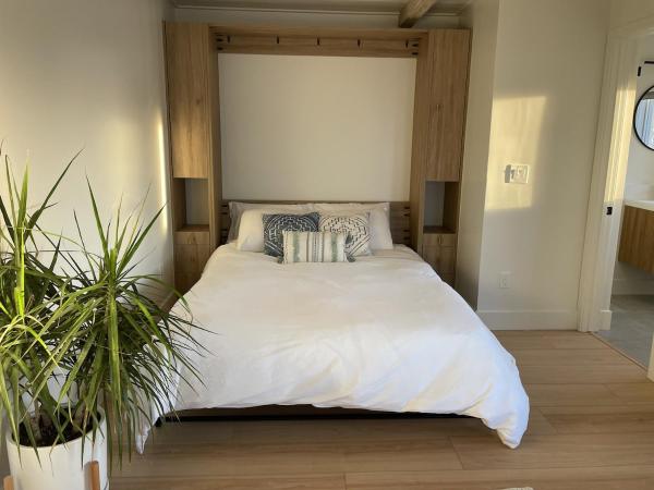 Cayucos Cottage Studio - Peak-a-boo Ocean Views - Cayucos, CA