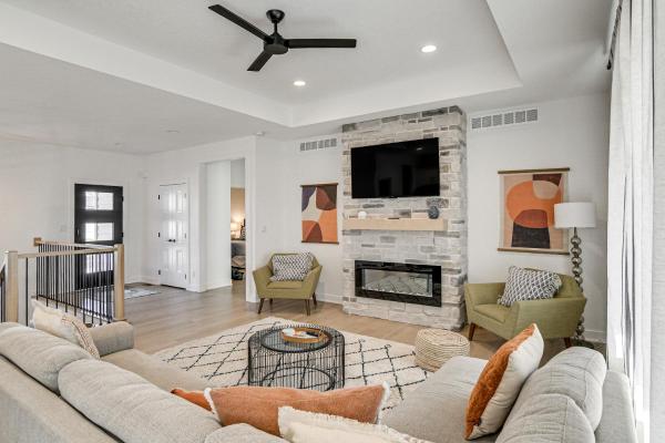 The Cove Polk City Ranch Near Saylorville Lake - Saylorville Lake, IA