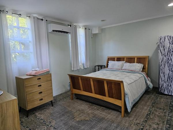 Modern 1 Bedroom Apartment Near Roseau - Roseau