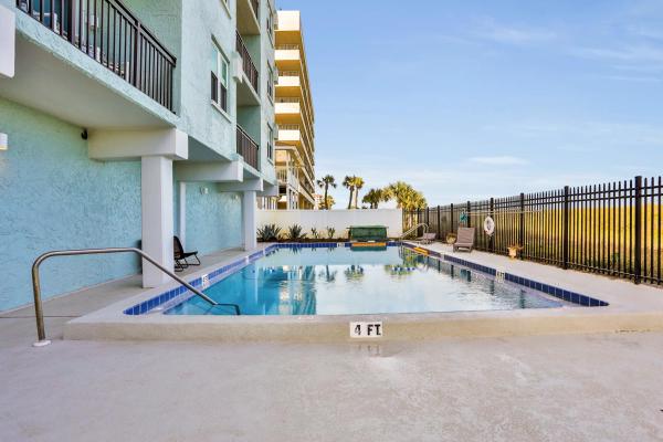 Oceanfront Condo With Pool, Amazing View, Balcony & Beach Access - Jacksonville Beach, FL