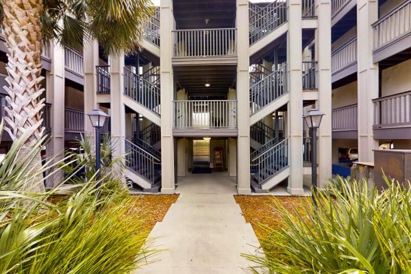 Ocean-view Condo With Pool, Balcony, Ac & W/d - Walk To Beach & Near Downtown - Fernandina Beach, FL