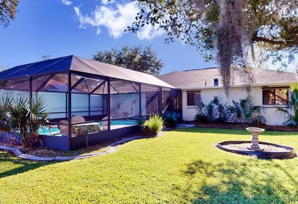 Coastal Home Near Beach With Private Outdoor Pool, Washer/dryer, Ac, & Wifi - Flagler Beach, FL