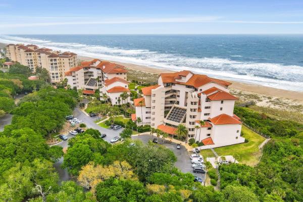 Beautiful Condo With Gorgeous Ocean Views From Balcony + Shared Pool & Free Wifi - American Beach, FL