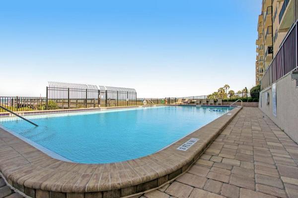 Oceanfront Corner Condo With Sunrise-view Balcony, Pool & 1-minute Walk To Beach - Fernandina Beach, FL