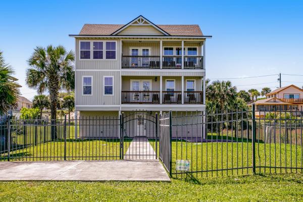 Beautiful 3-level Home Steps From The Beach W/wifi, Washer/dryer, & Central Ac - Jacksonville, FL