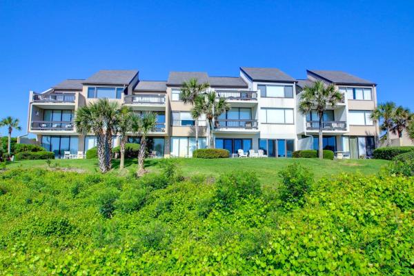 Renovated Condo With Easy Beach Access, Balcony, Pool & Spectacular Ocean Views - Jacksonville, FL