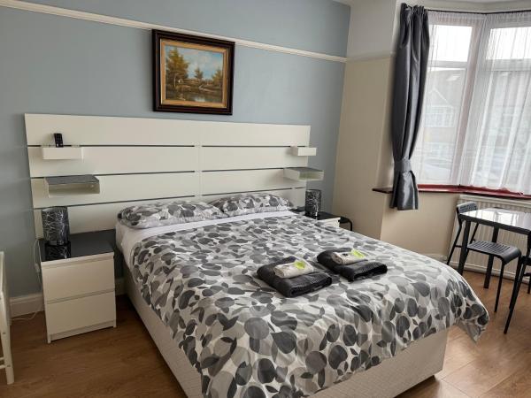 North West Lodge Guest House - 特威克納姆
