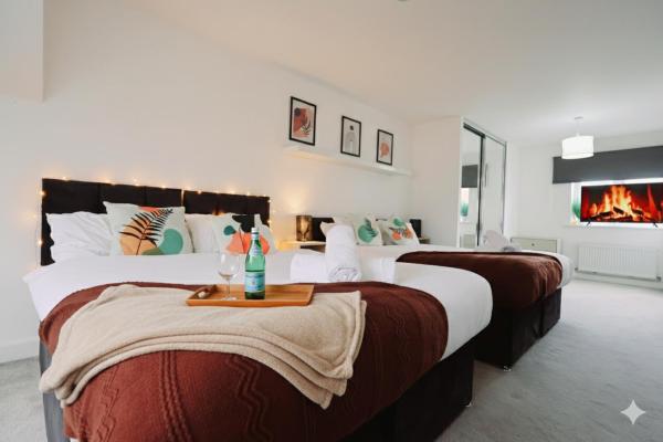 3br House With 3 Bathrooms - Families - Professionals - Relocators - Nec - Bhx - Hs2 - Jlr - Travel Cot Available - Pets Welcome - Free Parking - Birmingham