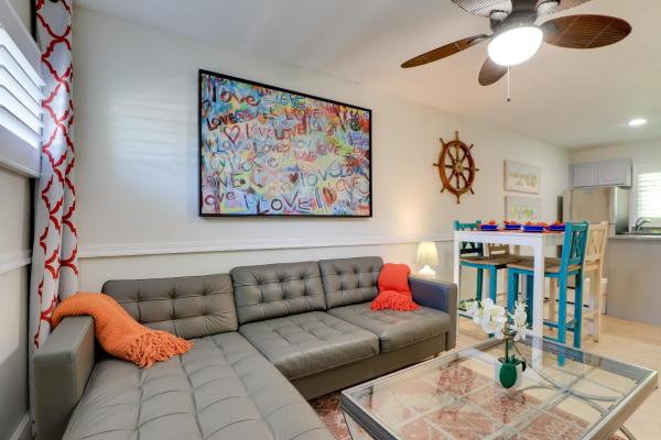 Waterside Retreat! Boutique Condo In Madeira Beach - Madeira Beach, FL