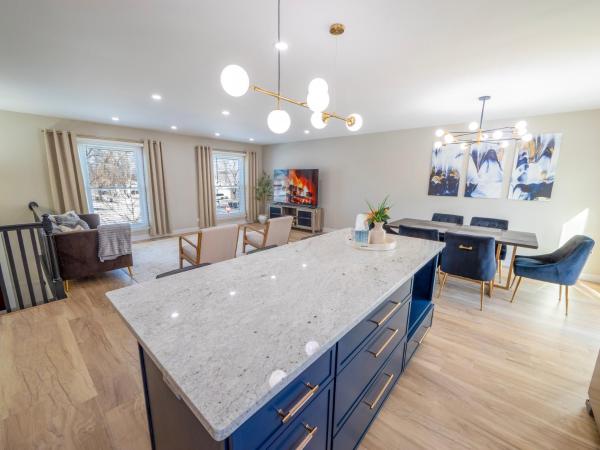 Spacious Family Friendly 4bd,3bt House Schaumburg Il - Schaumburg