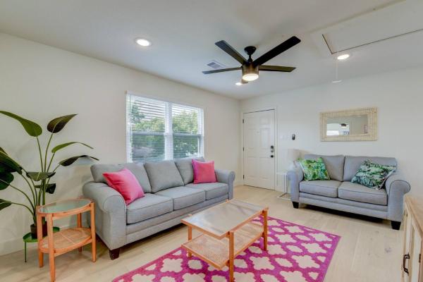 Flamingos On 45th - Carriage House - Cute And Cozy - Galveston, TX