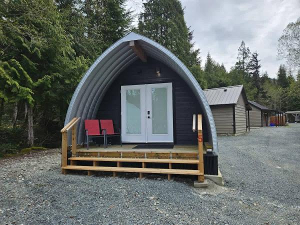 Stylish Cabin Escape W - Kitchenette & Ensuite Bath - Port Renfrew