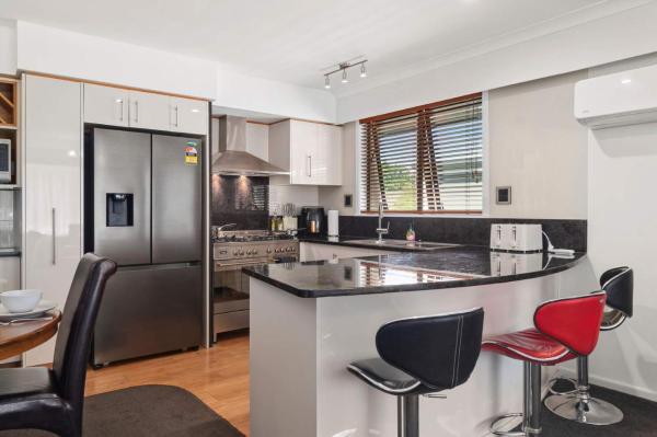 Toru - Amazing City Apartment Near The Lakefront With King Bed - Rotorua
