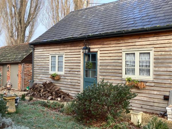 Deco Artist Cottage - Chippenham