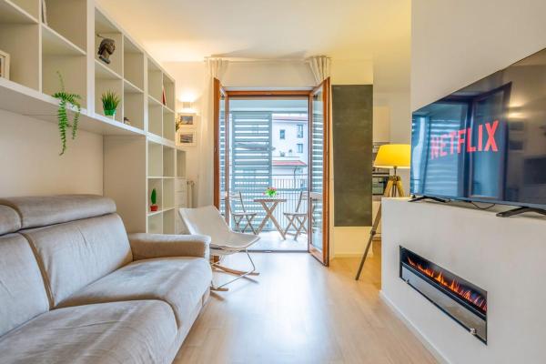 Luminoso E Ristrutturato Con Doppio Balcone E Wifi - Milan Linate Airport (LIN)