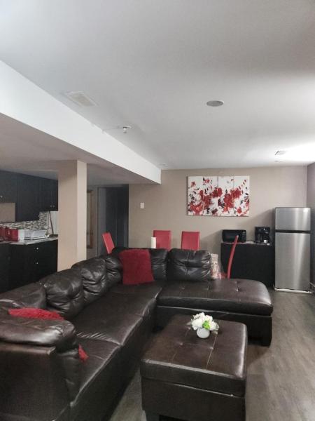 2 Br Luxe Lower Level Seperate Entrance - Ottawa