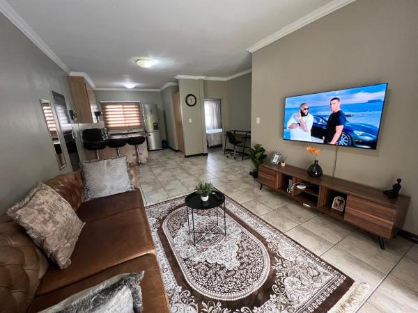 Spacious Midrand 3 Bedroom Near Gallagher, Moa & Gautrain - Midrand