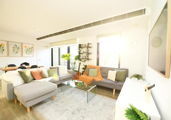 Elegant Melbourne Stay, Parking, Pool, Views - St Kilda