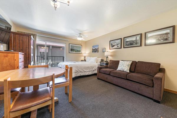 Cozy Studio Wkitchen #217 At Donner Lake Village - Truckee, CA