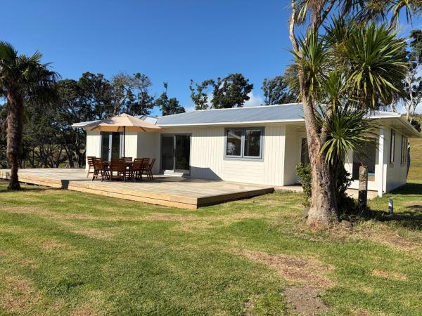 Pouto Farms Packhouse - Coastal Farmhouse - Northland