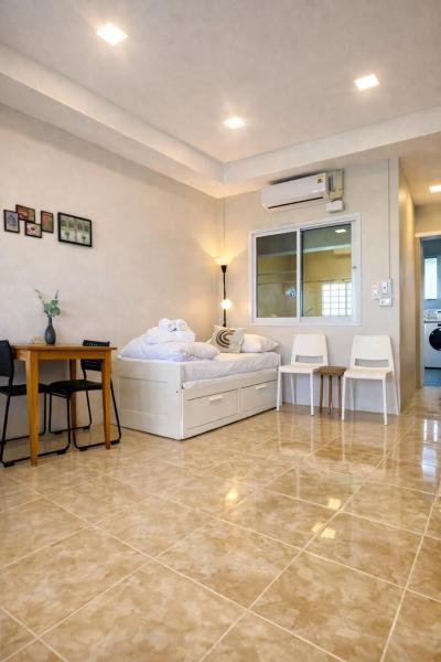 Hug Rooms - 1 Bedroom With 1 Living Room, Pet Friendly - Warin Chamrap