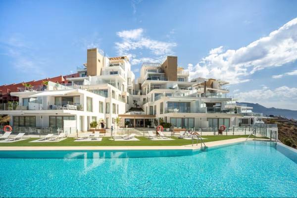 Seafront 2b Apartment With Pool, Spa & Gym Torrox - Cómpeta