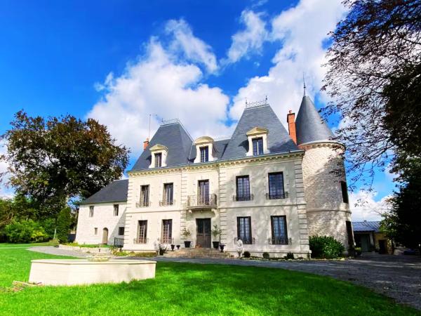 Château Des Bourdons Charme, Spa & Nature - France