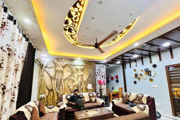 The Cozy Nest-3bhk Near Vaishali Metro & Max Hospital - Ghaziabad