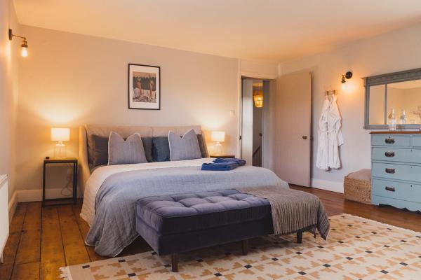 Luxury House Sleeps 14 With Secret Bar Near Bath - Wiltshire