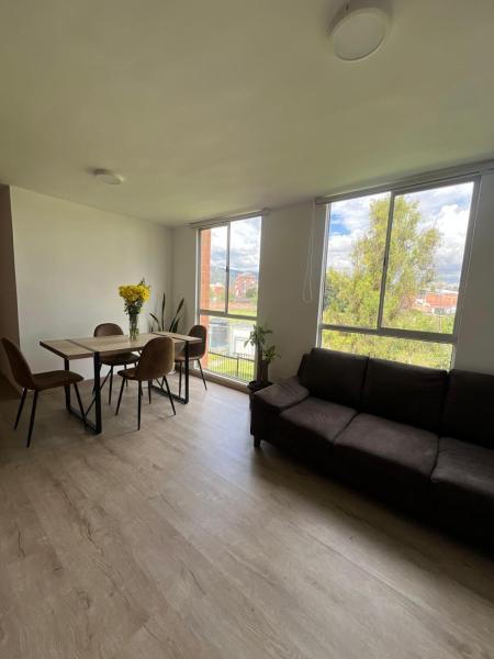 Apartamento Familiar De 3 Habitaciones Con Parqueadero En Paipa - Paipa