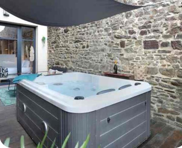La Chouette Détente, Appartement Jacuzzi Fougères - Ille-et-Vilaine