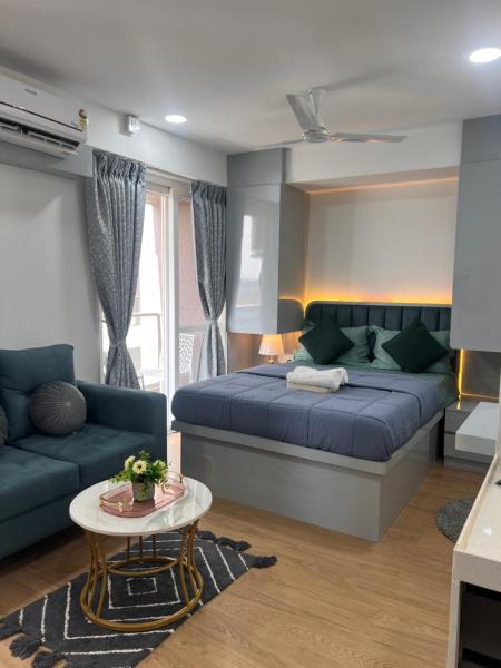 Neon - Nirvana Stays With Pvt Balcony -1 Km From Airport - Pune (India)