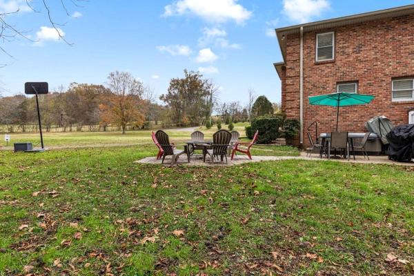 Peaceful Historic Villa With Hot Tub & Pool Near Downtown Nashville, Tennessee - Springfield, TN