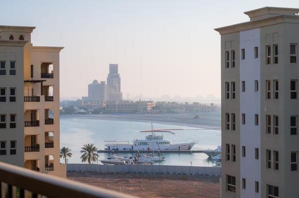 Private Beach 1br-yacht Club-workspace-pool-gym - Ras al Khaimah