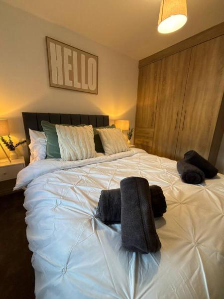 Spacious 3br | Home In Bolton | Cotton Meadows - Bury