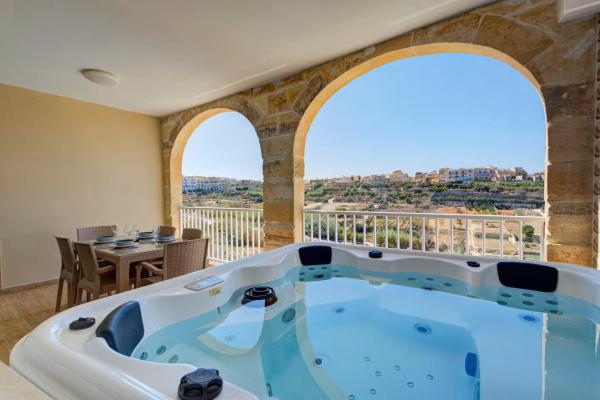 Gozo Getaway! Heated Jacuzzi & Views - Malte