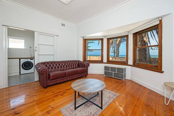 The Largs Lookout - Modern Coastal Apartment - Port Adelaide