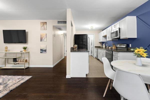 Central Phoenix 2 Bedroom Apartment - Phoenix, AZ