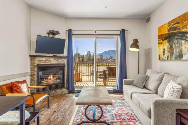 2br Serene Getaway W/ Private Patio | Hot Tub+pool - Canmore