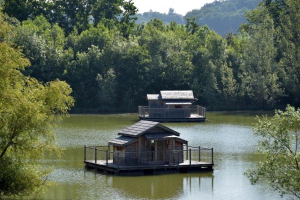 Cabanes Flottantes Du Lac De Pelisse - Lot-et-Garonne
